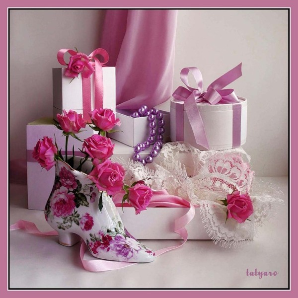 Jigsaw puzzle «Gift still life» - solve jigsaw puzzles online | PuzzleIt