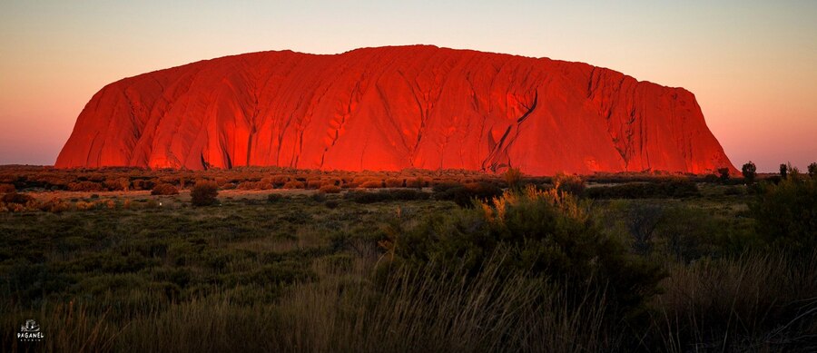 Jigsaw puzzle «The famous color of Mount Uluru at sunset» - solve ...