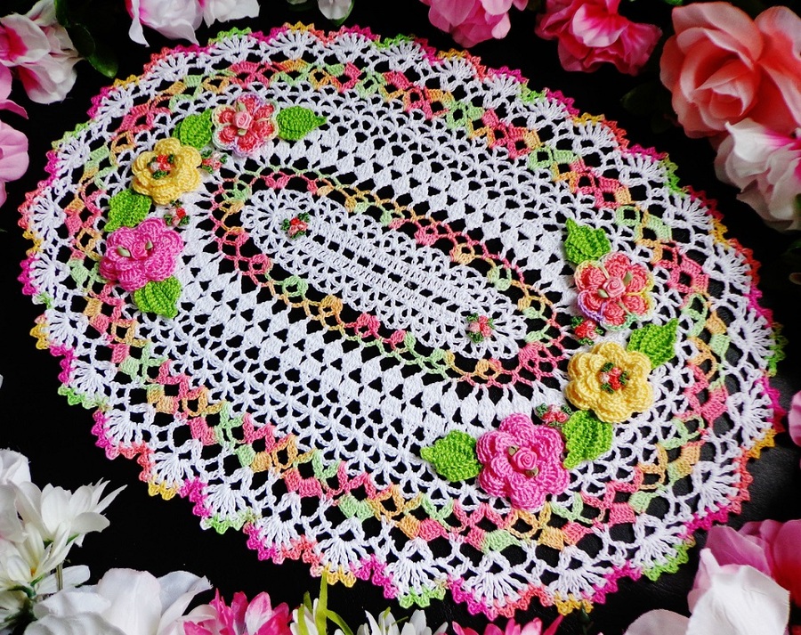 Jigsaw puzzle «Oval napkin» - solve jigsaw puzzles online | PuzzleIt