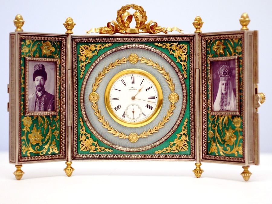 Jigsaw puzzle «Triptych with a clock» - solve jigsaw puzzles online ...